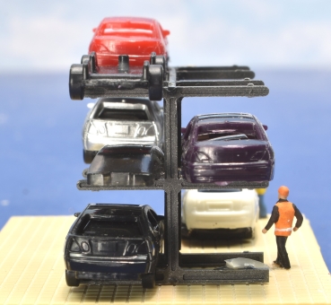 Luetke Modellbahn - Autoteile Regal , N