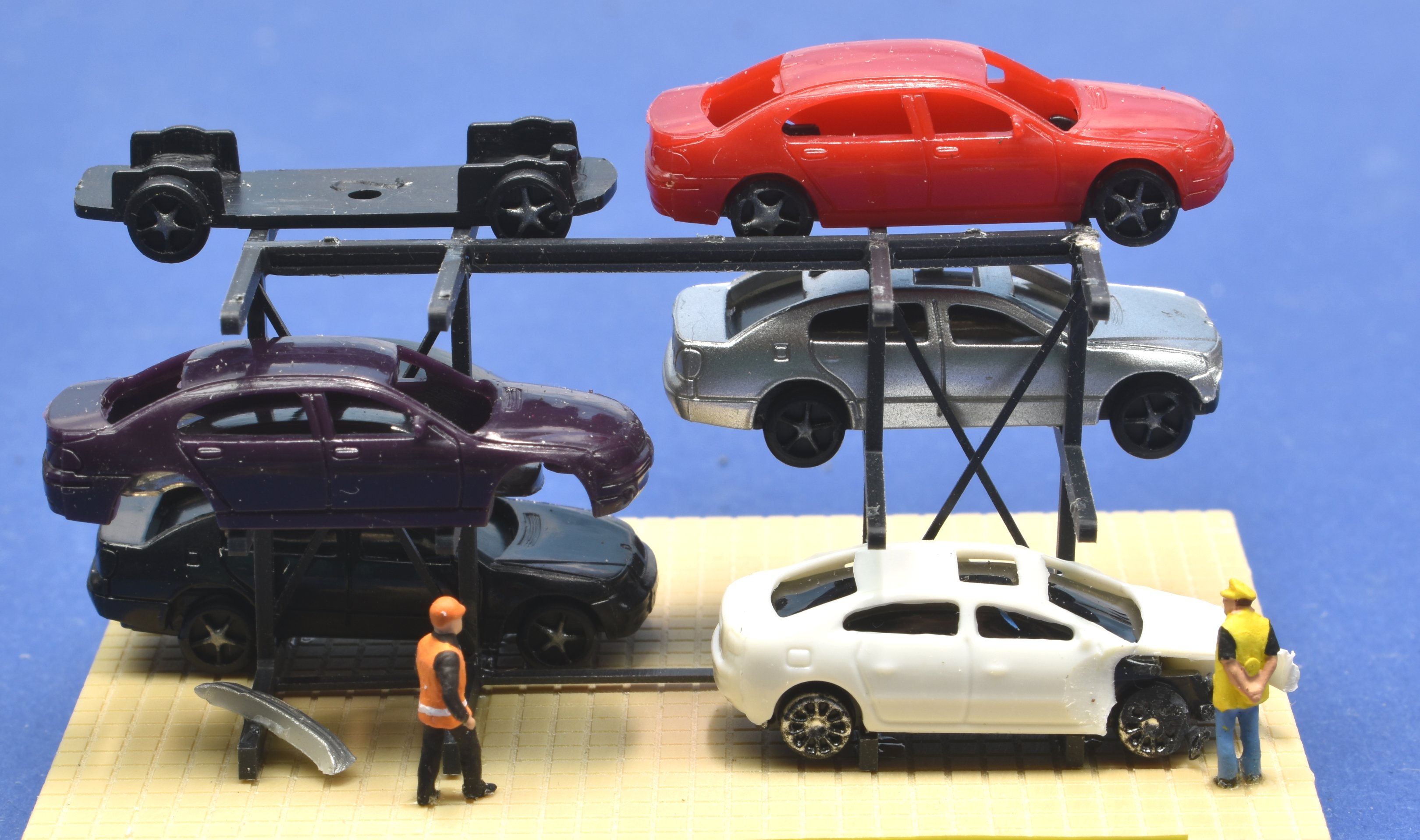 Luetke Modellbahn - Autoteile Regal , N